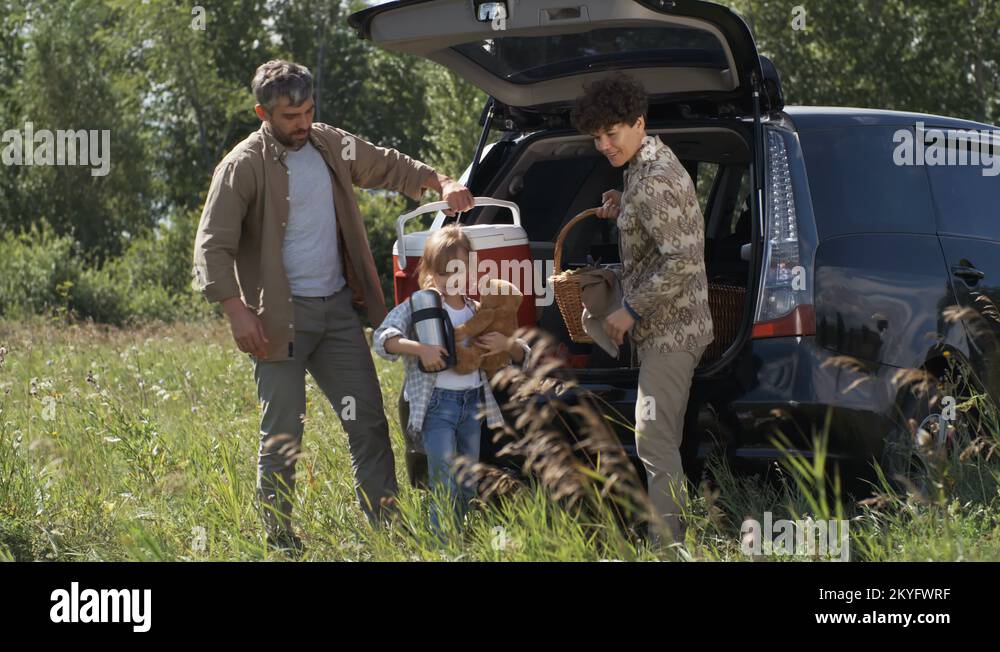 Family setting up Stock Videos & Footage - HD and 4K Video Clips - Alamy