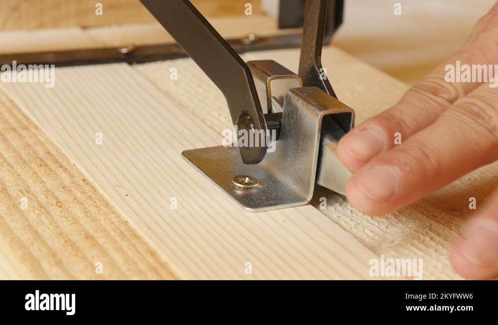 Leg mechanism Stock Videos & Footage - HD and 4K Video Clips - Alamy