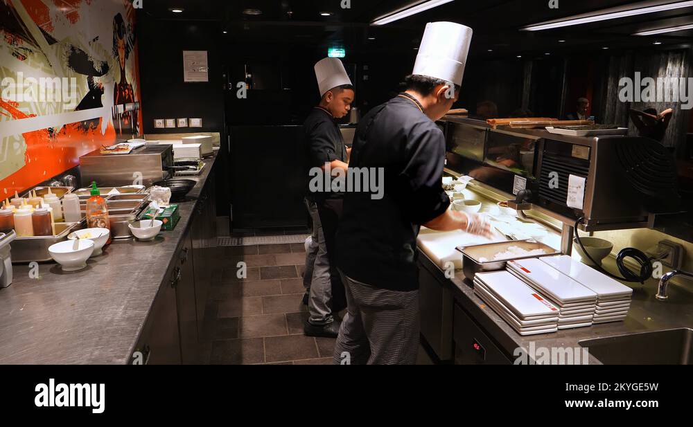Benihana chef Stock Videos & Footage - HD and 4K Video Clips - Alamy