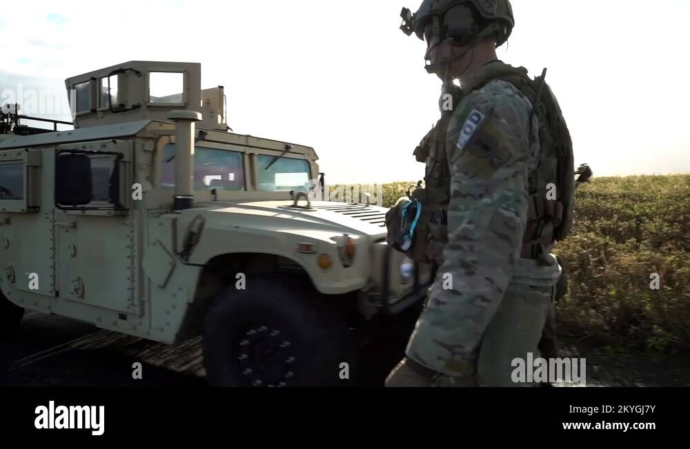 Us military humvee Stock Videos & Footage - HD and 4K Video Clips - Alamy