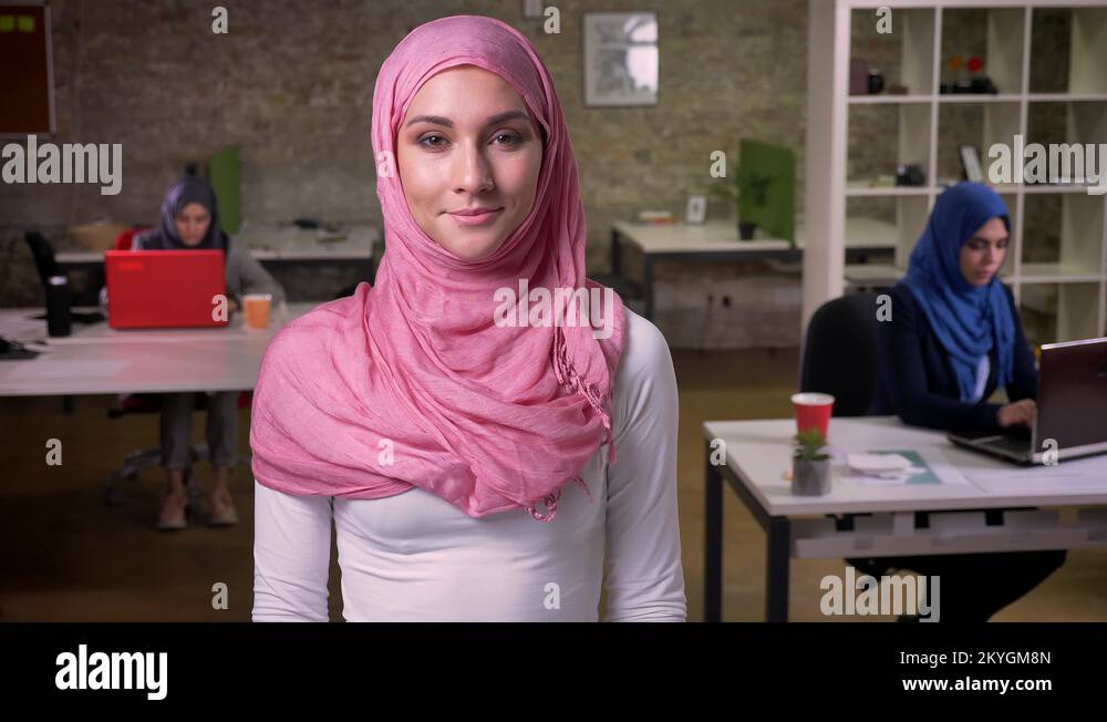 Muslim girls hijab Stock Videos & Footage - HD and 4K Video Clips - Alamy