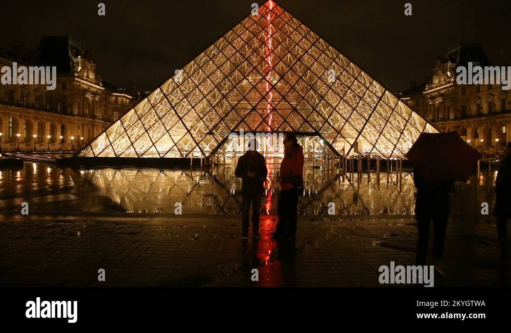 Louvre by night Stock Videos & Footage - HD and 4K Video Clips - Alamy