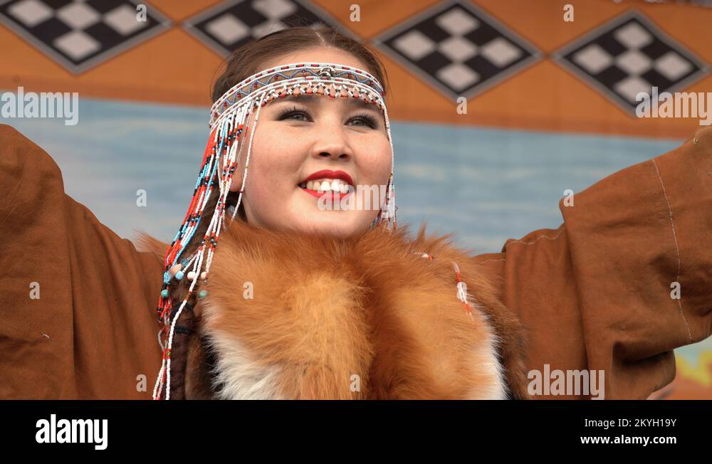 Indigenous dancer Stock Videos & Footage - HD and 4K Video Clips - Alamy