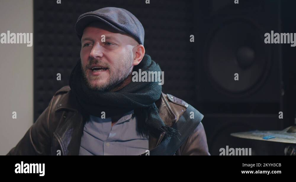 Band vocalist Stock Videos & Footage - HD and 4K Video Clips - Alamy