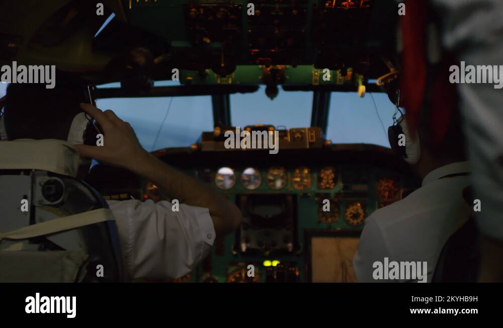 Pilot and female cabin crew Stock Videos & Footage - HD and 4K Video ...