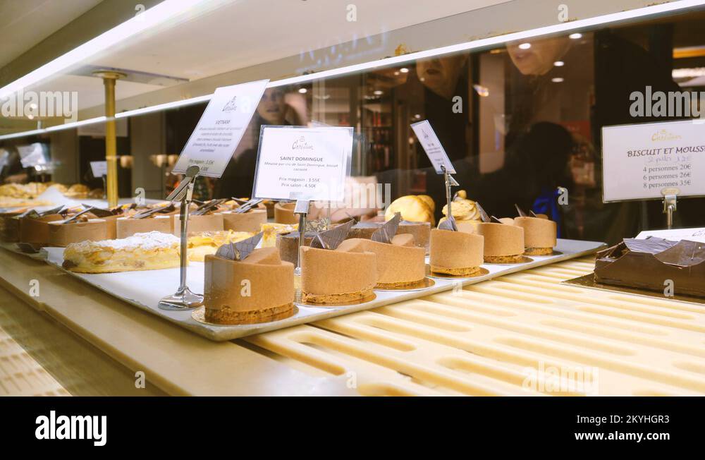 Angle de rue Stock Videos & Footage - HD and 4K Video Clips - Alamy