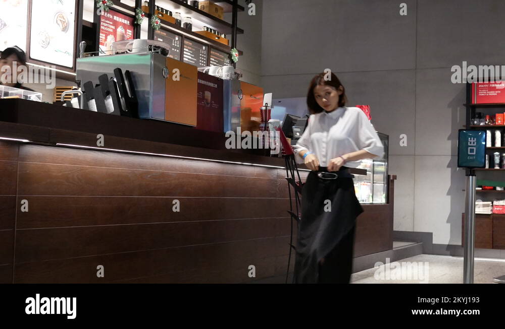 Starbucks coffee barista Stock Videos & Footage - HD and 4K Video Clips ...