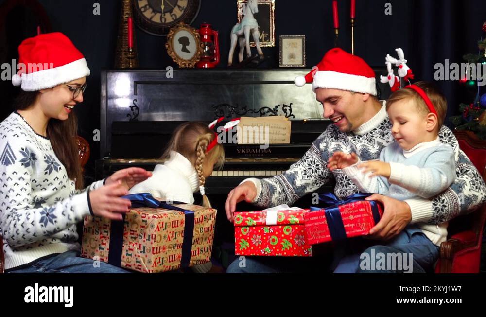 Surprise gift boxes Stock Videos & Footage - HD and 4K Video Clips - Alamy