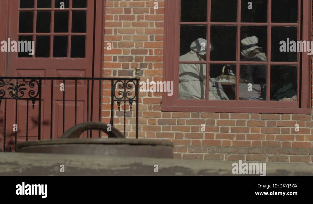 Colonial American Town / Village - Buildings, Carriages and Street Life ...