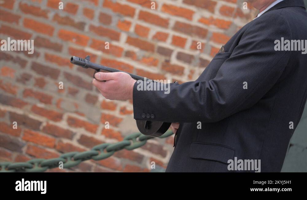 Gangster/Mobsters with Machine Gun - St Valentines Day Massacre ...