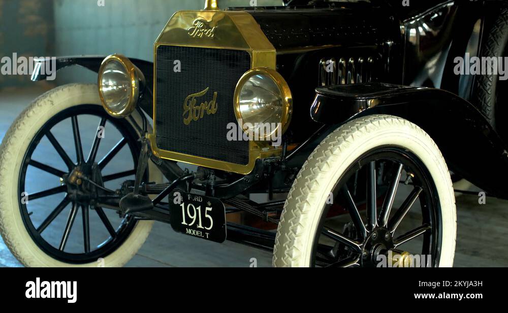 Detroit ford car Stock Videos & Footage - HD and 4K Video Clips - Alamy