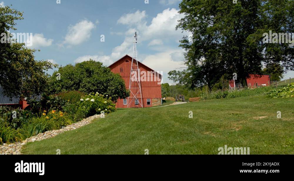Amish farm red barn Stock Videos & Footage - HD and 4K Video Clips - Alamy