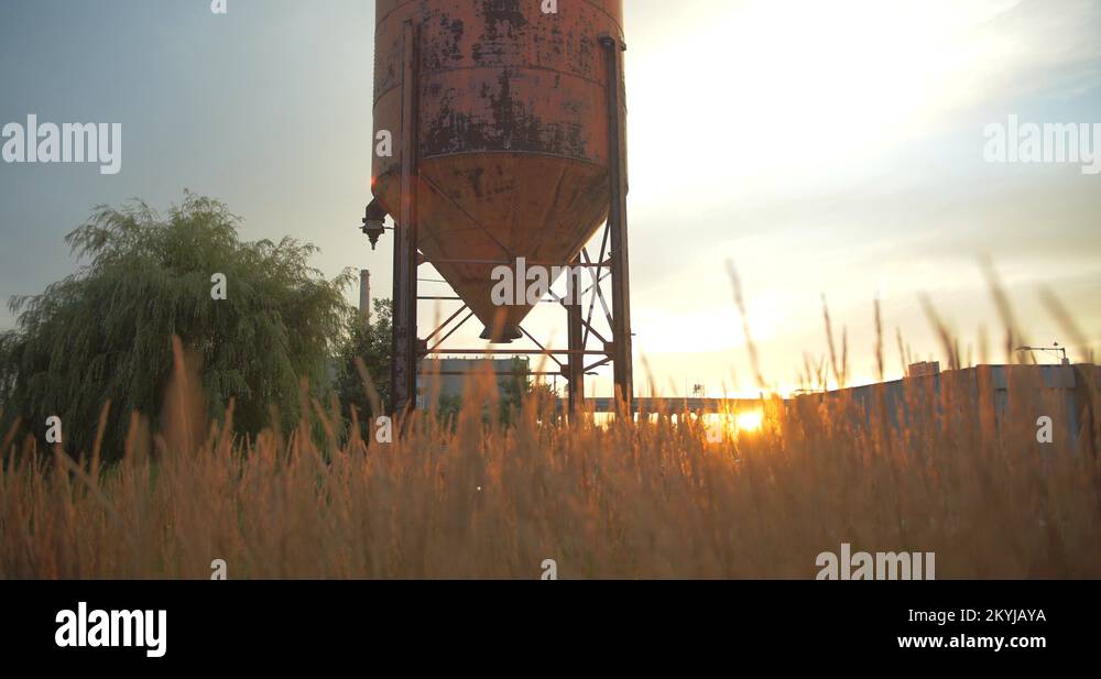 Grain tower Stock Videos & Footage - HD and 4K Video Clips - Alamy