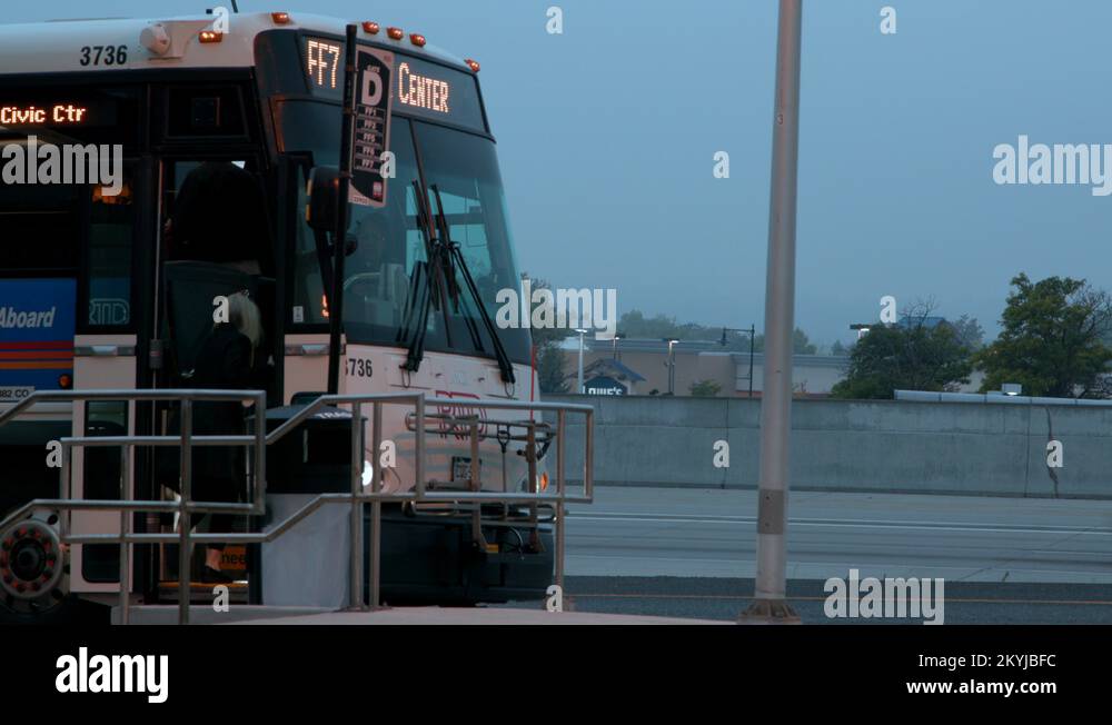 Bus loading Stock Videos & Footage - HD and 4K Video Clips - Alamy
