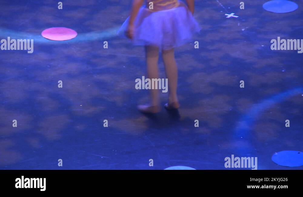 Ballerina dancers Stock Videos & Footage - HD and 4K Video Clips - Alamy