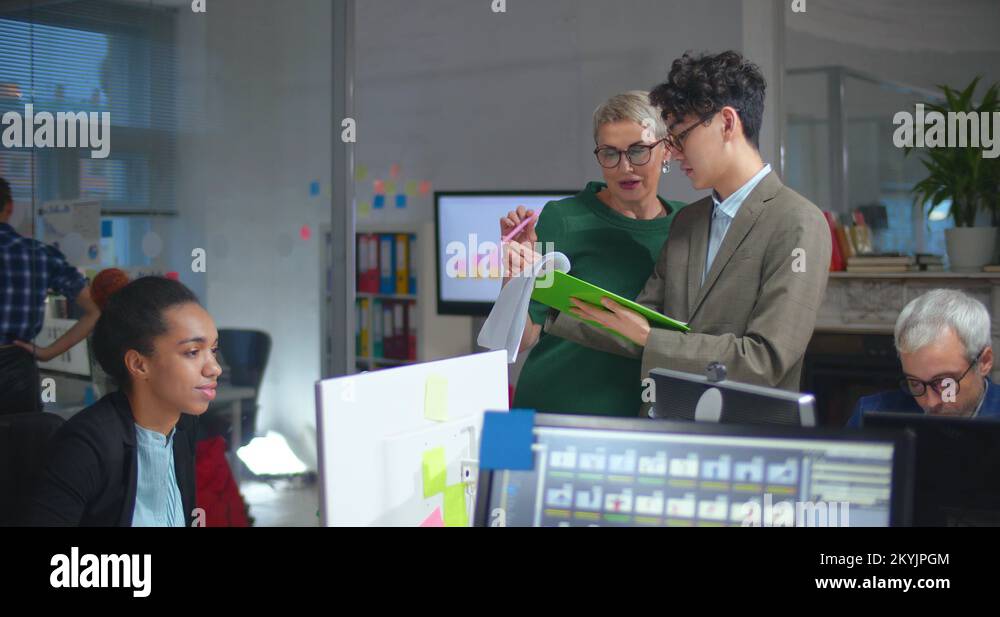 Editor of newspaper Stock Videos & Footage - HD and 4K Video Clips - Alamy