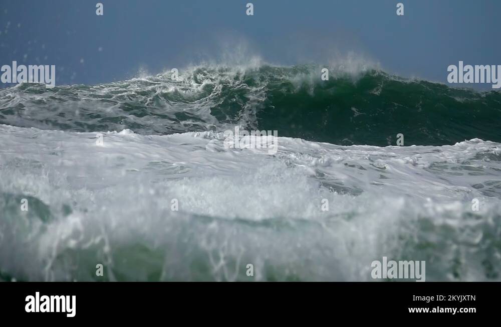 Great tidal wave Stock Videos & Footage - HD and 4K Video Clips - Alamy