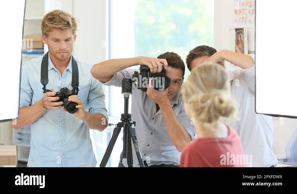 Photography students Stock Videos & Footage - HD and 4K Video Clips - Alamy