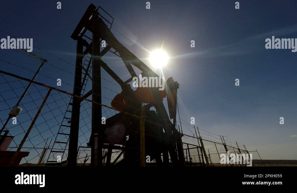 Oil rig development Stock Videos & Footage - HD and 4K Video Clips - Alamy