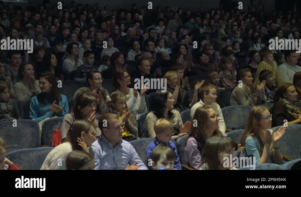 Applause audience theatre Stock Videos & Footage - HD and 4K Video ...