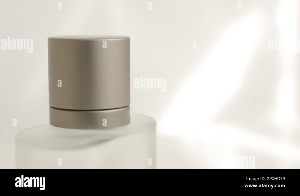 Luxurious parfum bottle slow tilting on white background 4K 3840X2160 ...