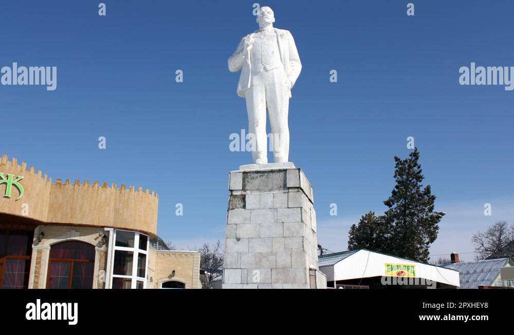 Statue vladimir lenin Stock Videos & Footage - HD and 4K Video Clips ...