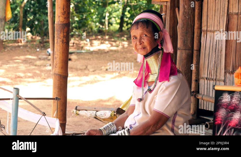 Long Neck Karen Hill Tribe People. Karen Long Neck Villages in Chiang ...