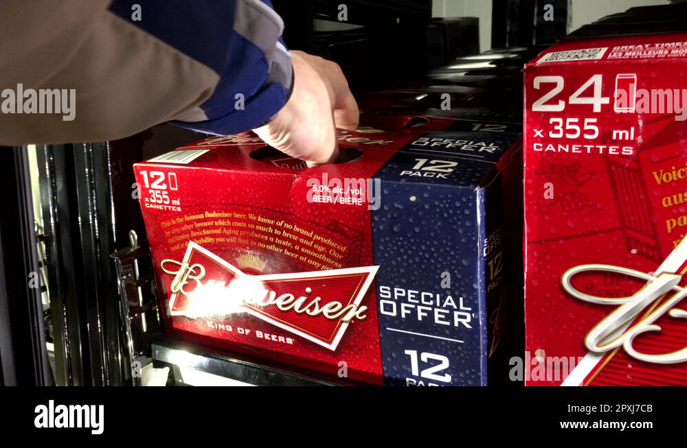 Beer box customer Stock Videos & Footage - HD and 4K Video Clips - Alamy