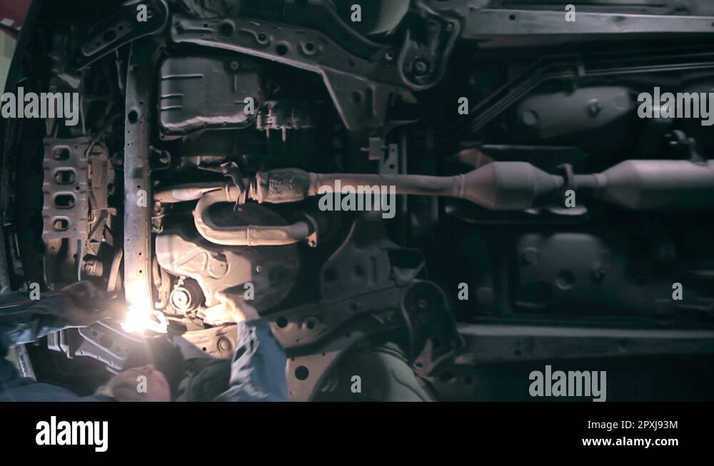 Car underside Stock Videos & Footage - HD and 4K Video Clips - Alamy