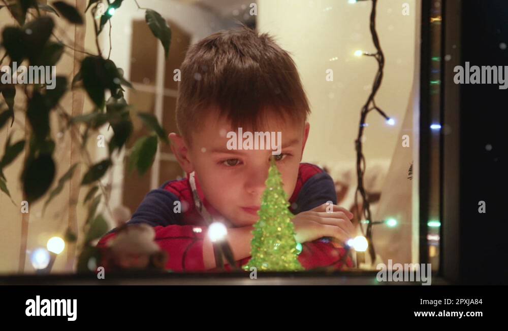 Boy wait Stock Videos & Footage - HD and 4K Video Clips - Alamy