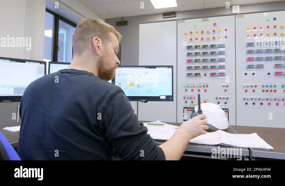 Employee dashboard Stock Videos & Footage - HD and 4K Video Clips - Alamy