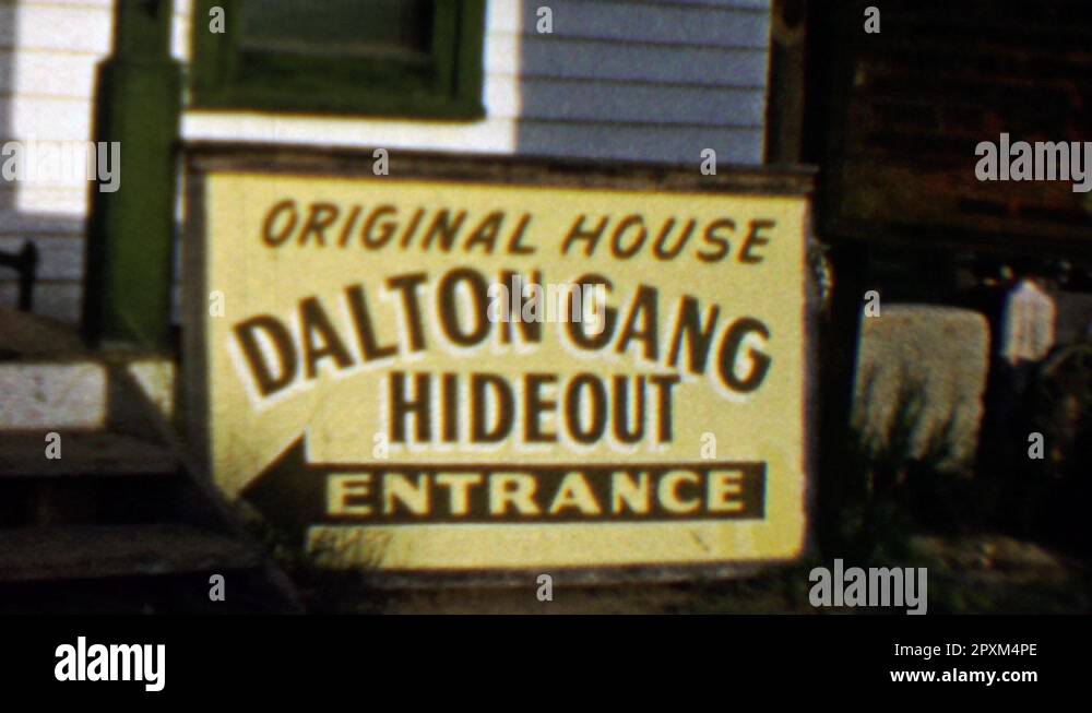 Gang house Stock Videos & Footage - HD and 4K Video Clips - Alamy