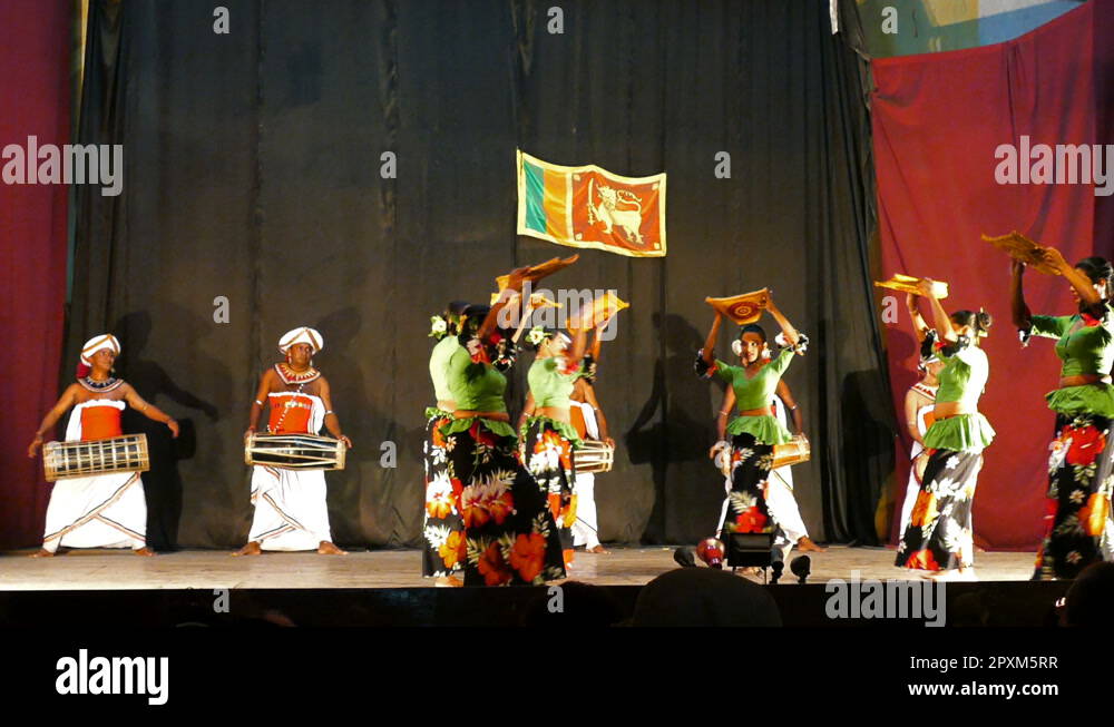 Sri Lankan dancers in traditional costumes perform Stock Video Footage ...