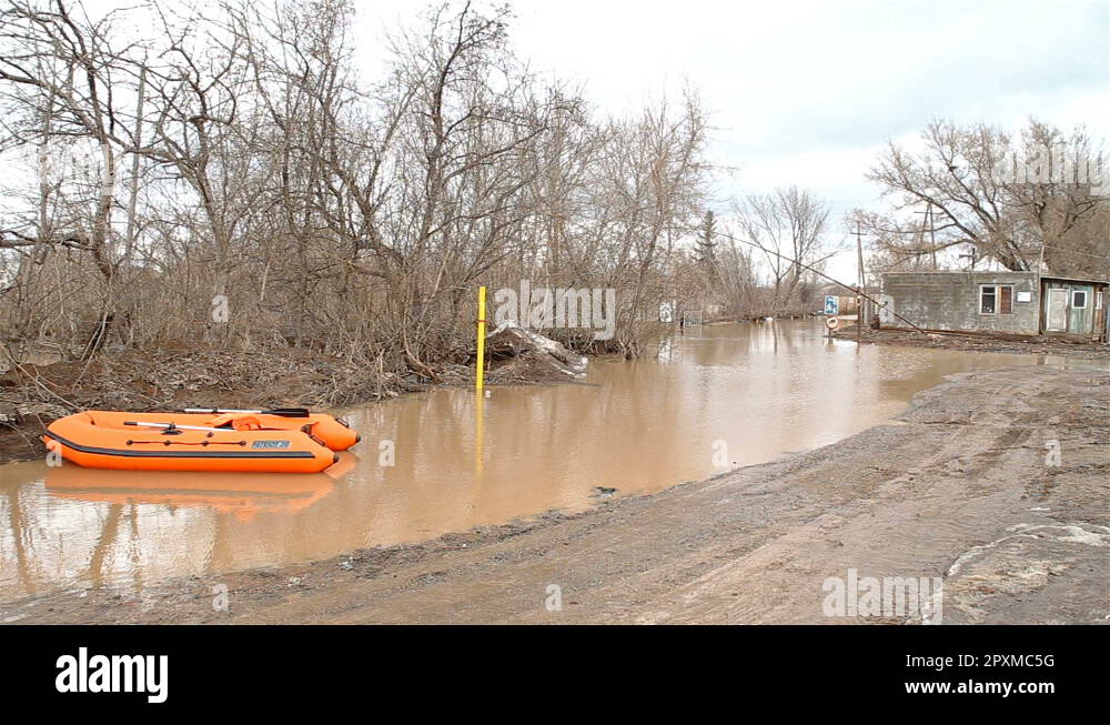 Flood rescue boat Stock Videos & Footage - HD and 4K Video Clips - Alamy