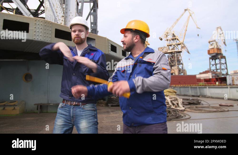 Dock worker shipping container Stock Videos & Footage - HD and 4K Video ...