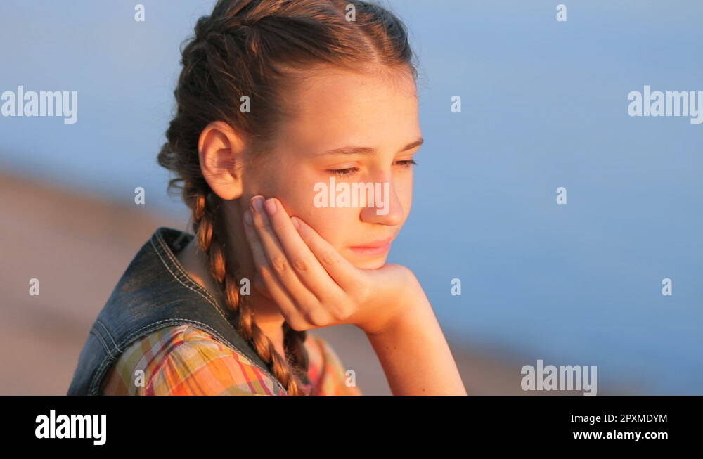 Chin in hand Stock Videos & Footage - HD and 4K Video Clips - Alamy