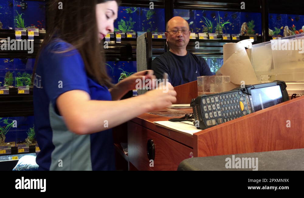 Petsmart logo Stock Videos & Footage - HD and 4K Video Clips - Alamy