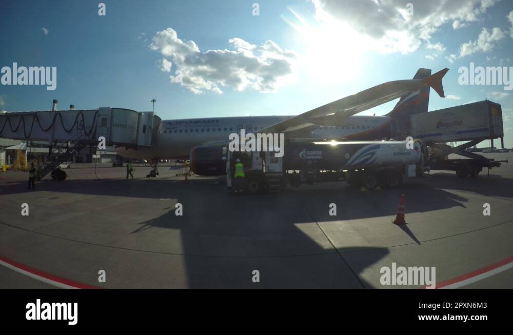 Plane fuel tank Stock Videos & Footage - HD and 4K Video Clips - Alamy