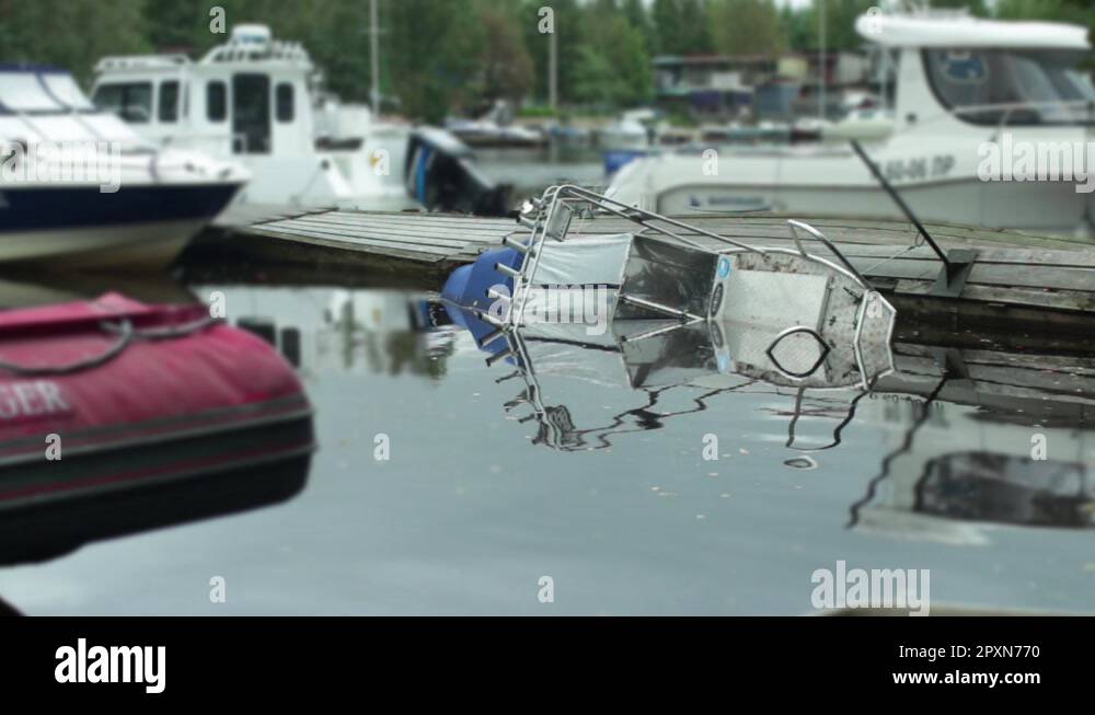 Boat sinking Stock Videos & Footage - HD and 4K Video Clips - Alamy