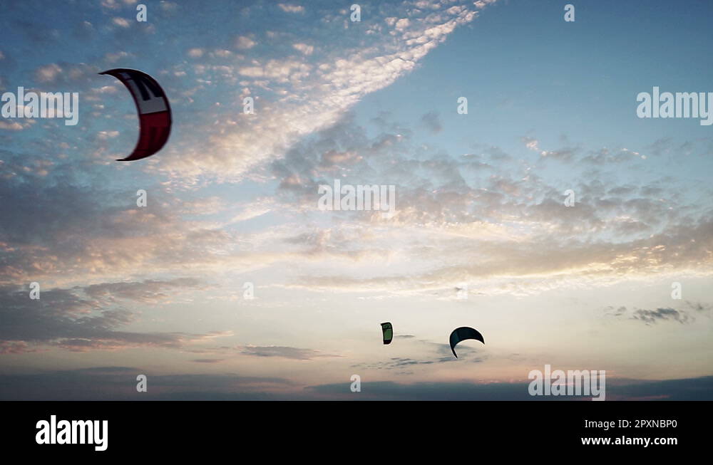Horizontal flying kites Stock Videos & Footage - HD and 4K Video Clips ...