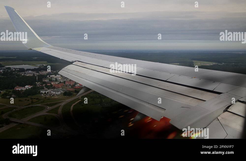 Plane engine damage Stock Videos & Footage - HD and 4K Video Clips - Alamy