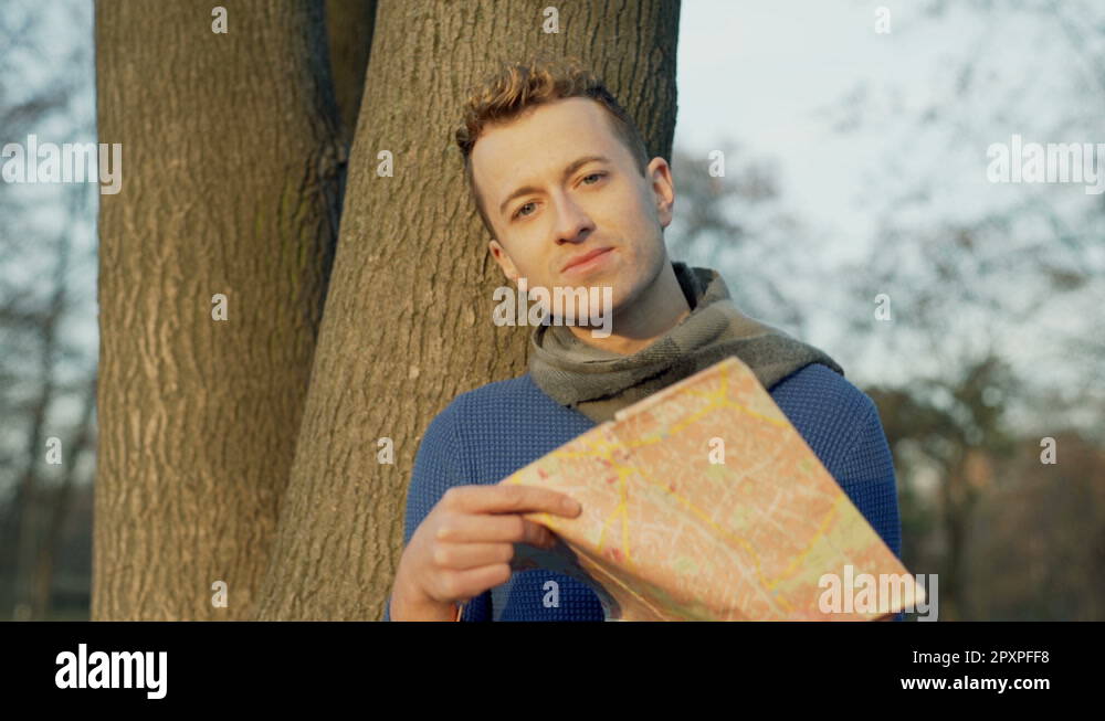 Man reading map Stock Videos & Footage - HD and 4K Video Clips - Alamy