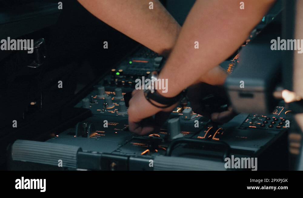 Airbus a320 flight deck Stock Videos & Footage - HD and 4K Video Clips ...