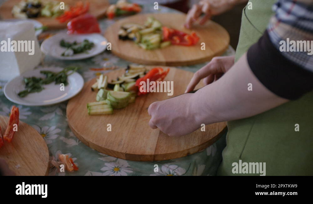 Cutting class Stock Videos & Footage - HD and 4K Video Clips - Alamy