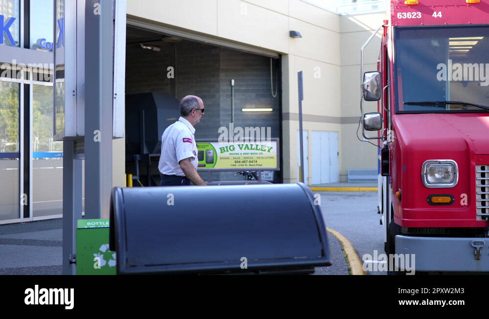 Collecting the mail Stock Videos & Footage - HD and 4K Video Clips - Alamy