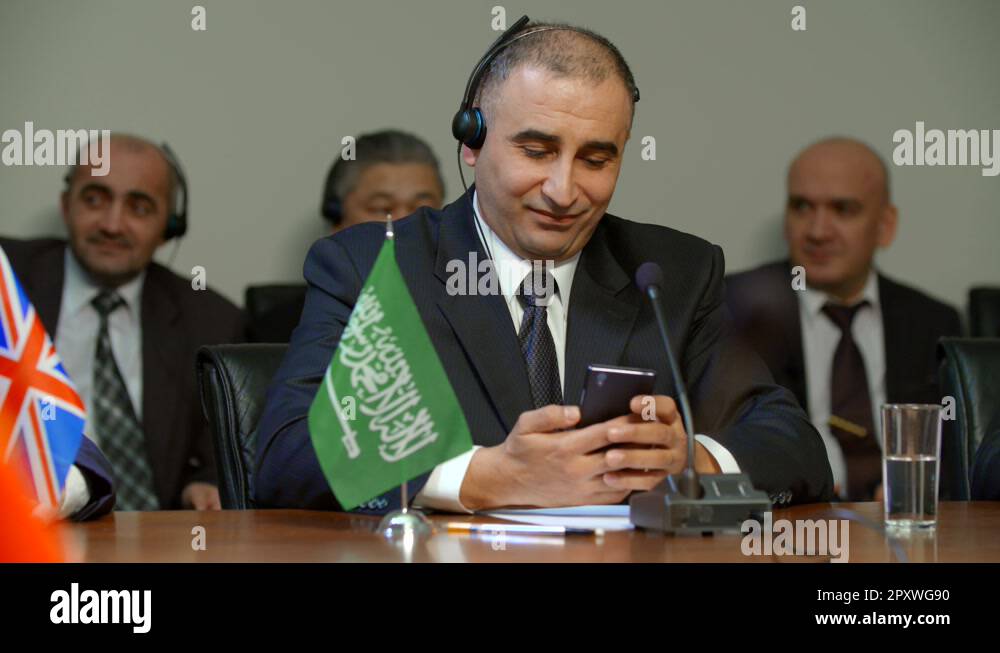 Saudi arabia people smiling Stock Videos & Footage - HD and 4K Video ...