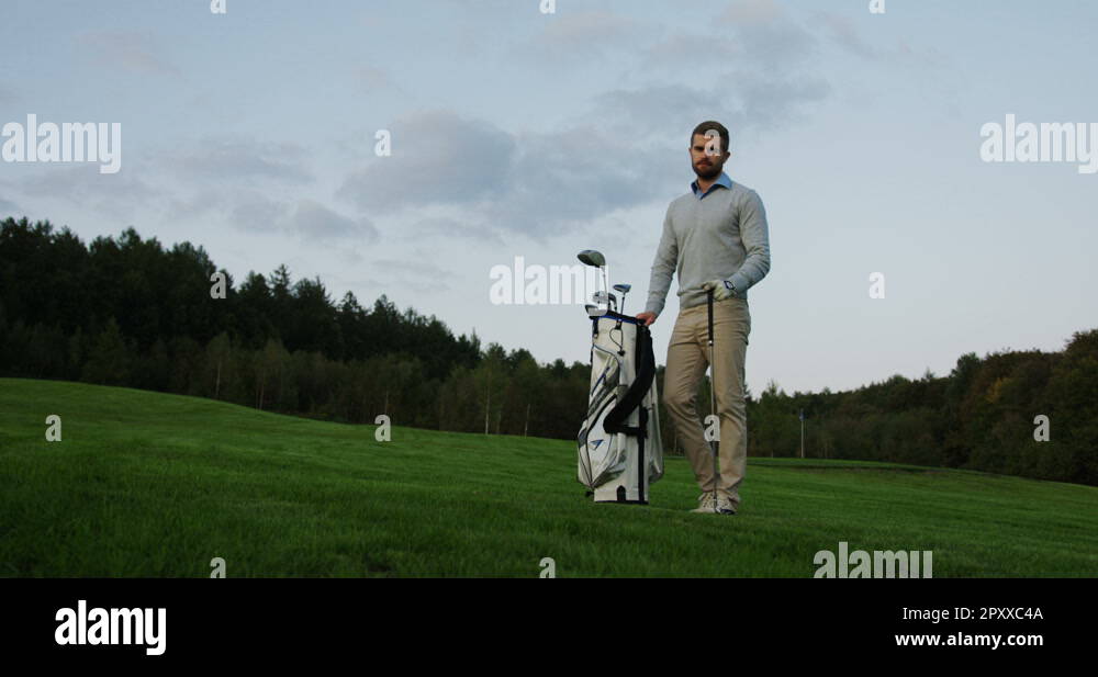 Golf pitch shot Stock Videos & Footage - HD and 4K Video Clips - Alamy