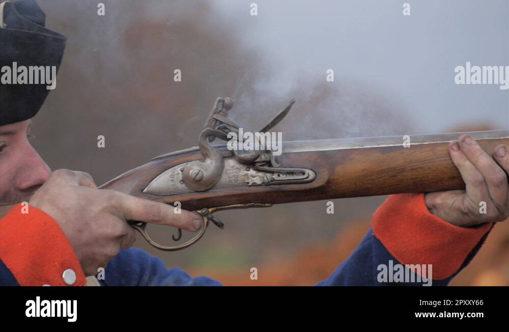 Flintlock guns Stock Videos & Footage - HD and 4K Video Clips - Alamy