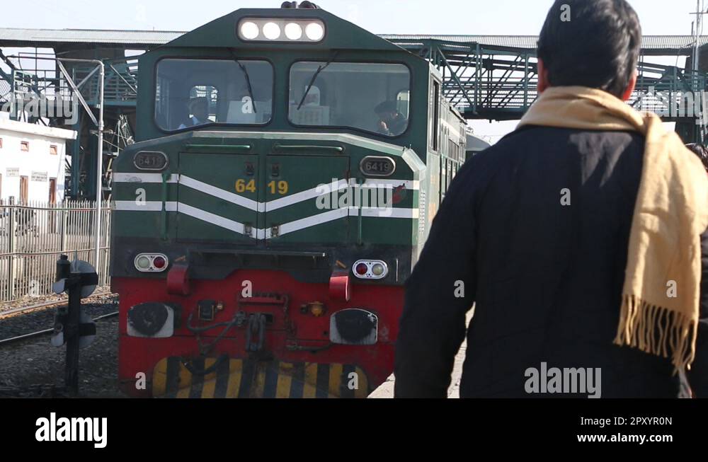 Green express train Stock Videos & Footage - HD and 4K Video Clips - Alamy