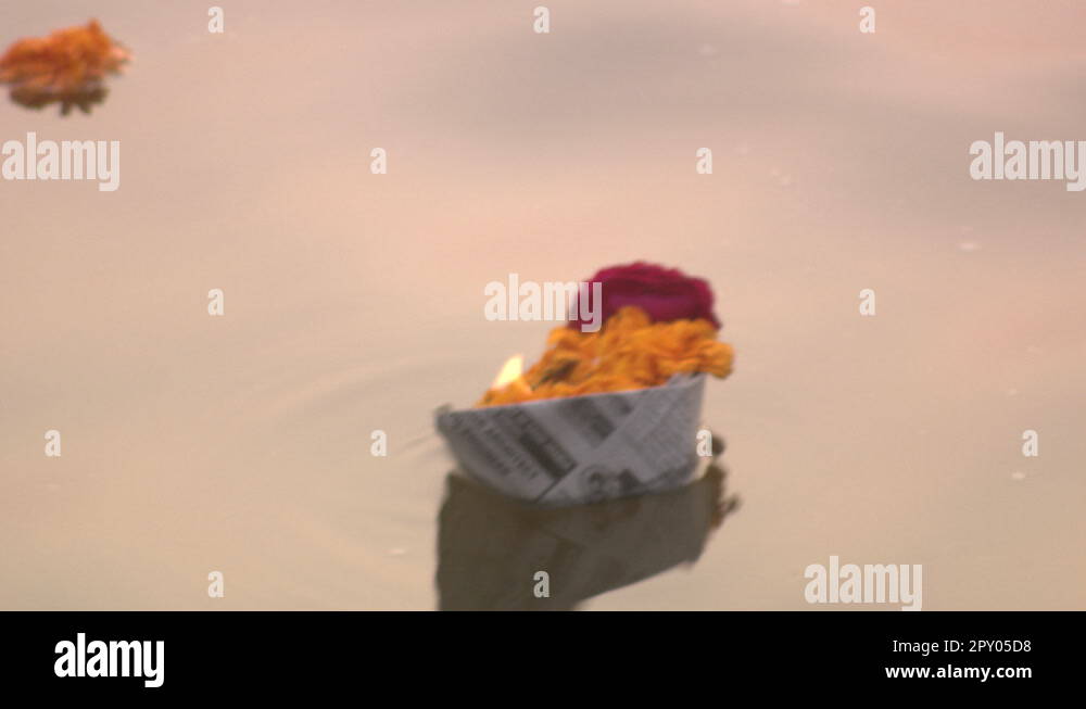 Candle boat Stock Videos & Footage - HD and 4K Video Clips - Alamy